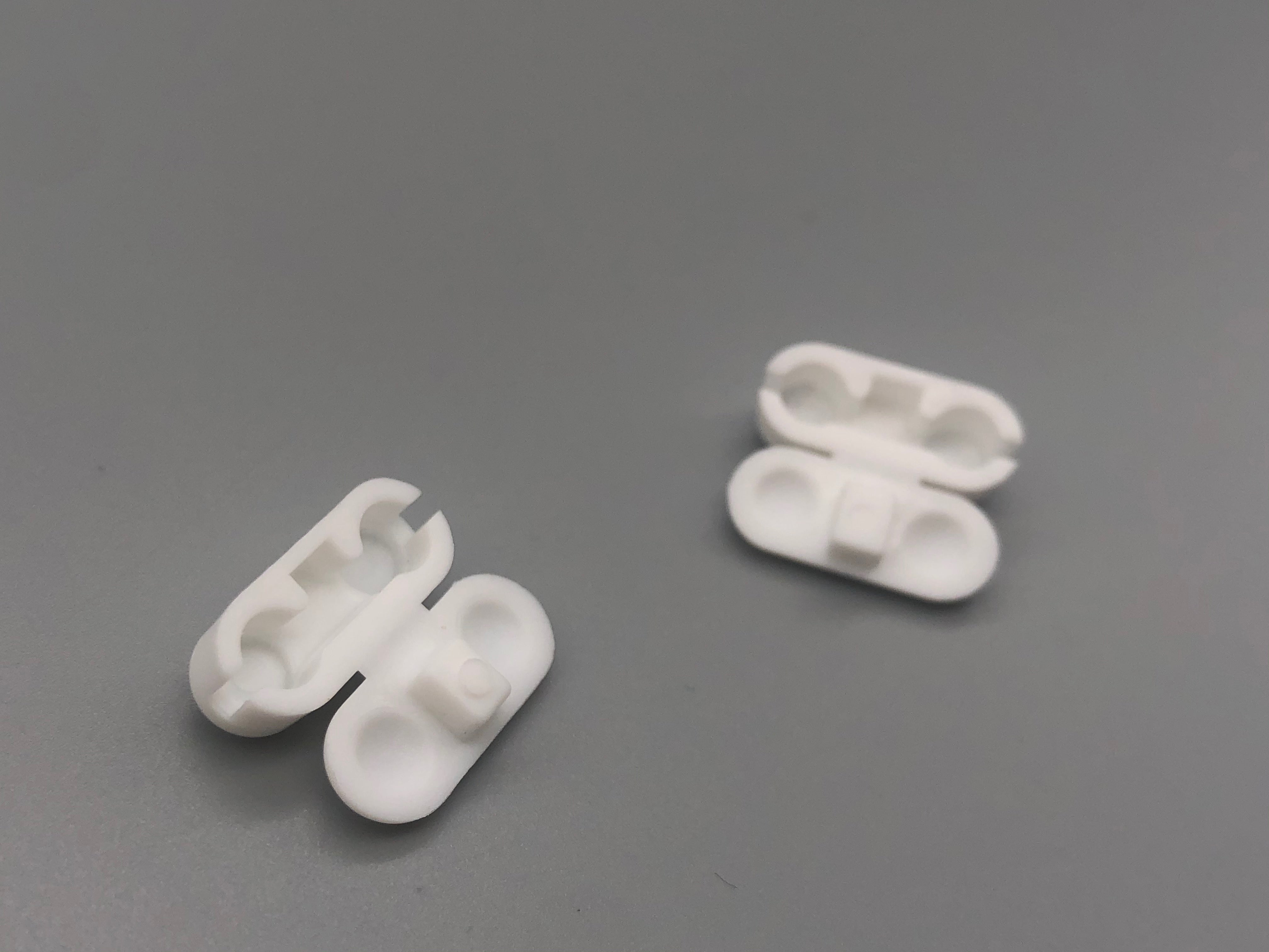 Plastic Chain Connectors for No.10 Plastic Chain - White - Pack 10pcs